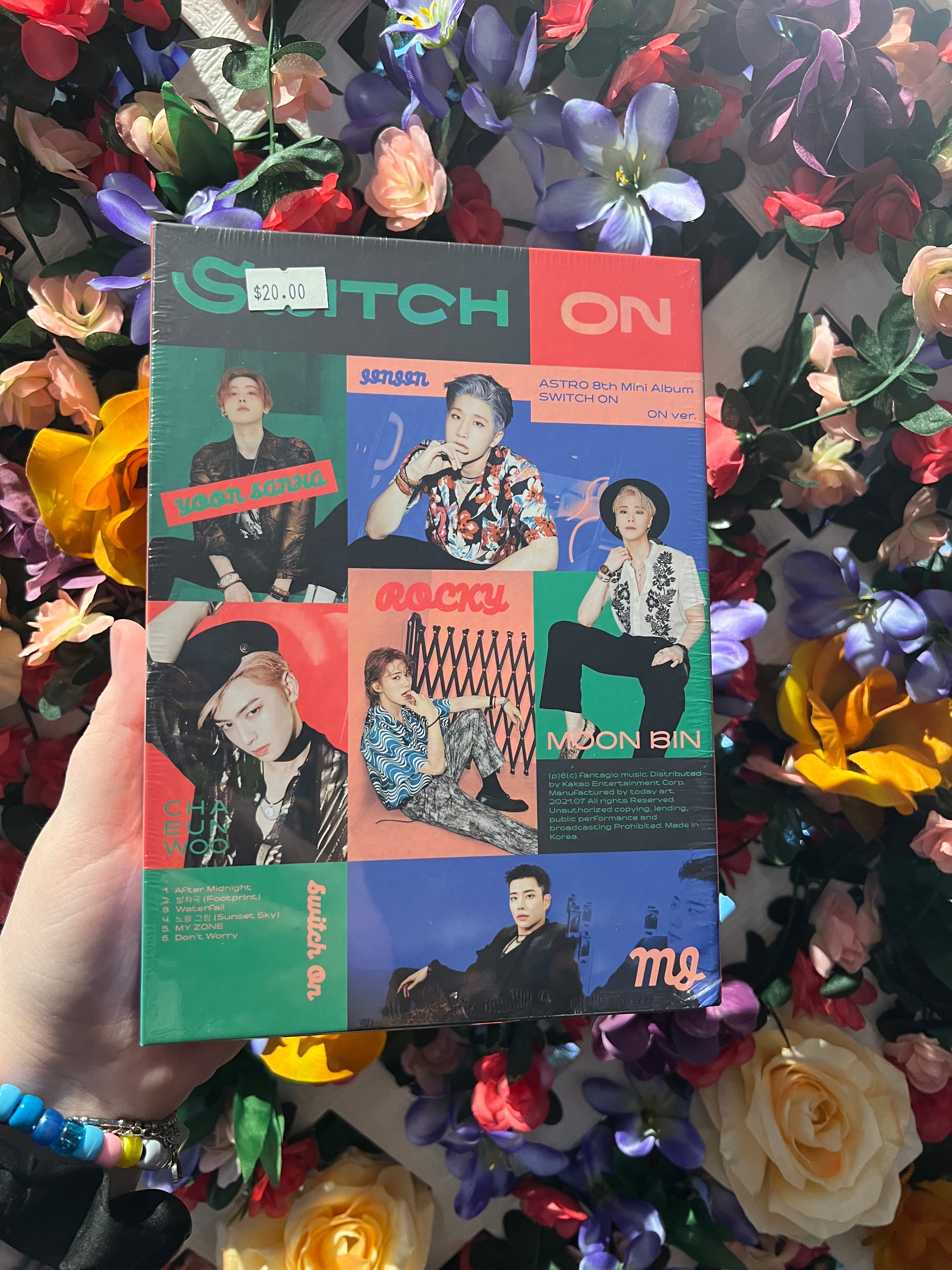 Astro - Switch On (Random Ver.) – Kingdom Kpop & More