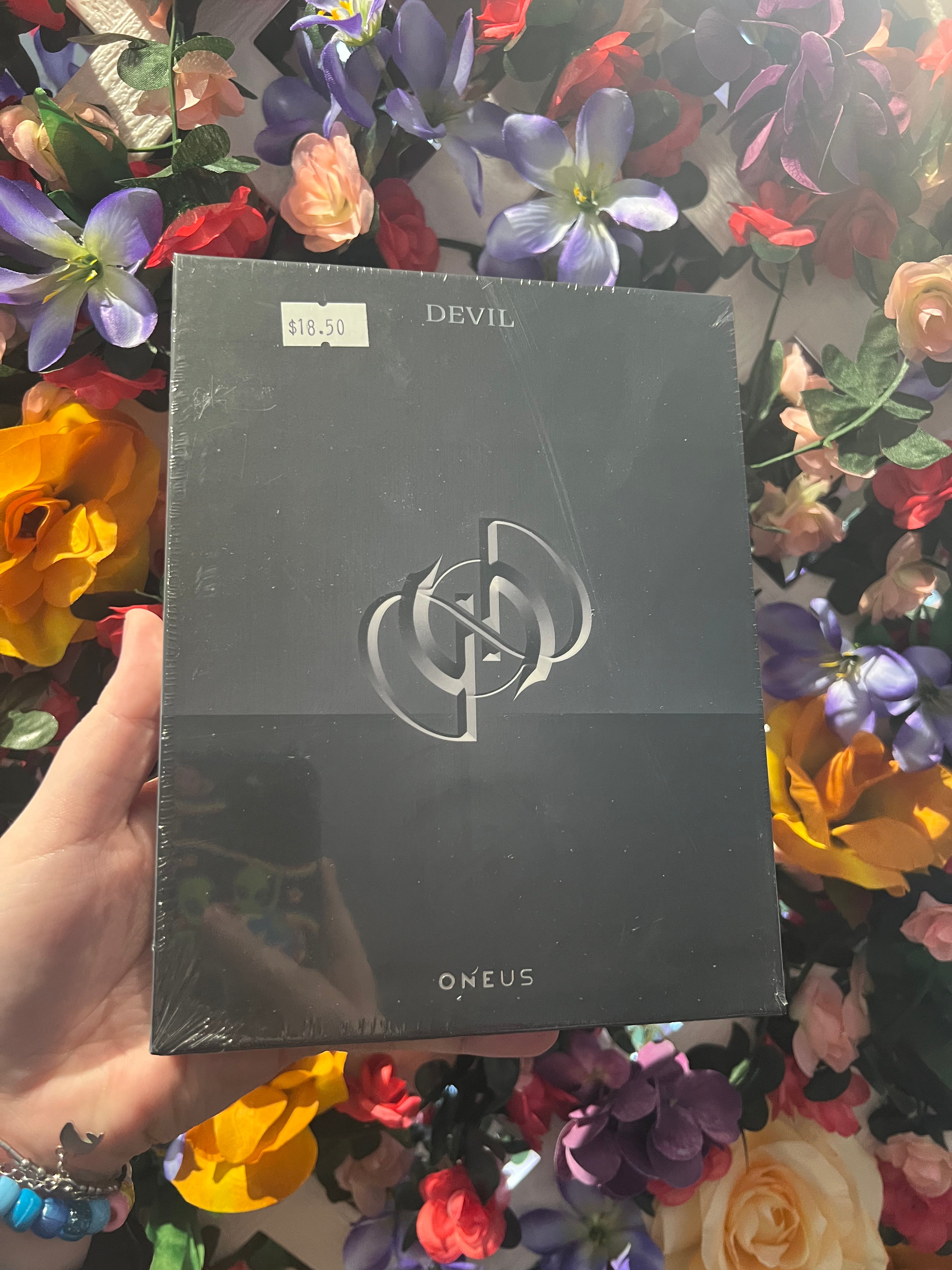 ONEUS - Devil (Random Ver.) – Kingdom Kpop & More